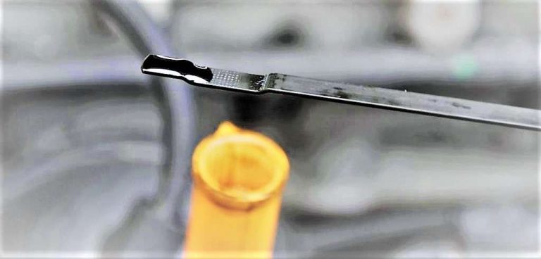 Oil Warning Light: Why You Must Not Ignore It