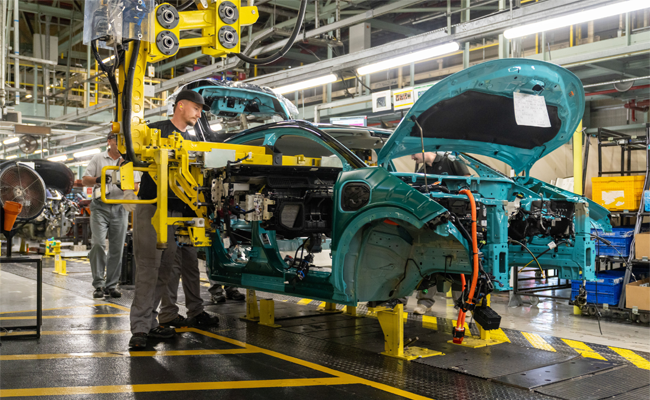 The All-New Nissan LEAF Crowned World’s Best Compact Car - Stoneacre ...